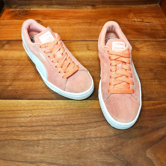 Puma | Shoes | Puma Classic Low Top Sneakers Desert Flower Coral White ...